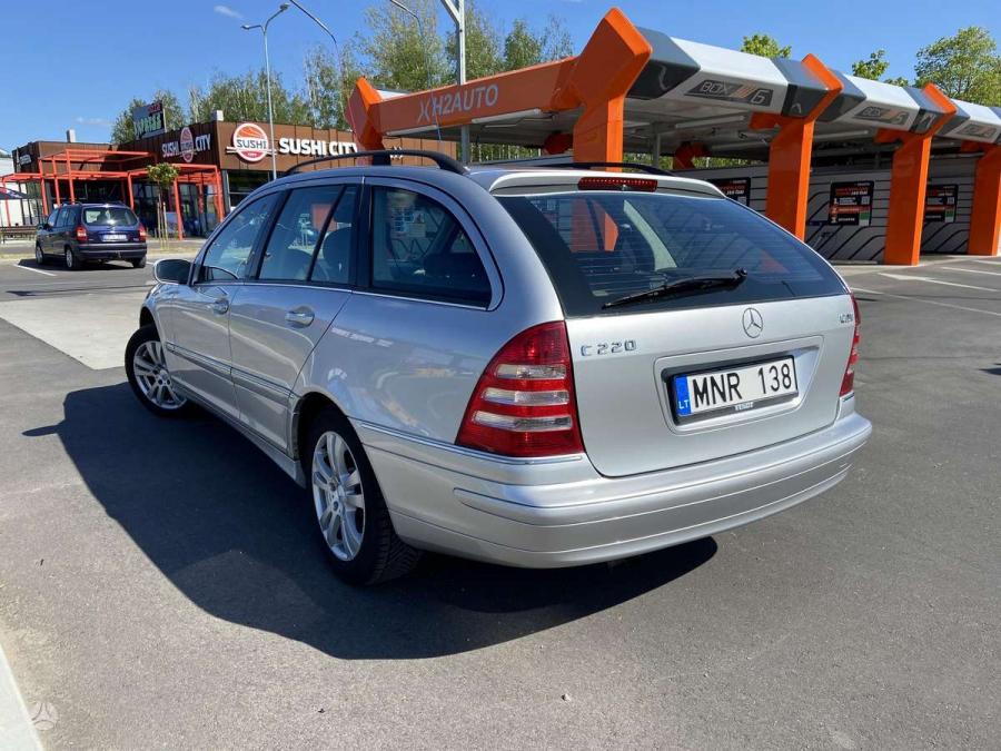 Grey Mercedes-Benz c-220 2004 in Elektrenai, with an engine capacity of 2.20 L and mileage of 3 thousand km for 1400 €, photo 19 on AUTOMOTO.COM.LV