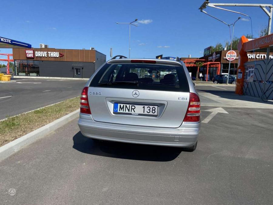 Grey Mercedes-Benz c-220 2004 in Elektrenai, with an engine capacity of 2.20 L and mileage of 3 thousand km for 1400 €, photo 20 on AUTOMOTO.COM.LV