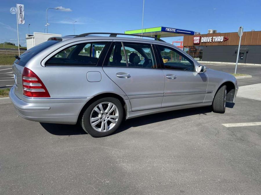 Grey Mercedes-Benz c-220 2004 in Elektrenai, with an engine capacity of 2.20 L and mileage of 3 thousand km for 1400 €, photo 25 on AUTOMOTO.COM.LV