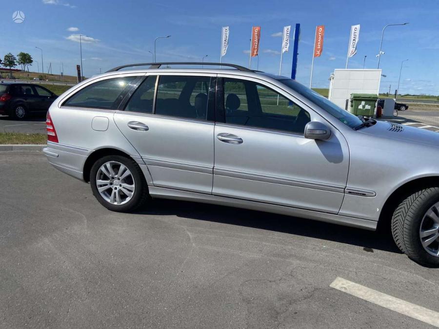 Grey Mercedes-Benz c-220 2004 in Elektrenai, with an engine capacity of 2.20 L and mileage of 3 thousand km for 1400 €, photo 28 on AUTOMOTO.COM.LV