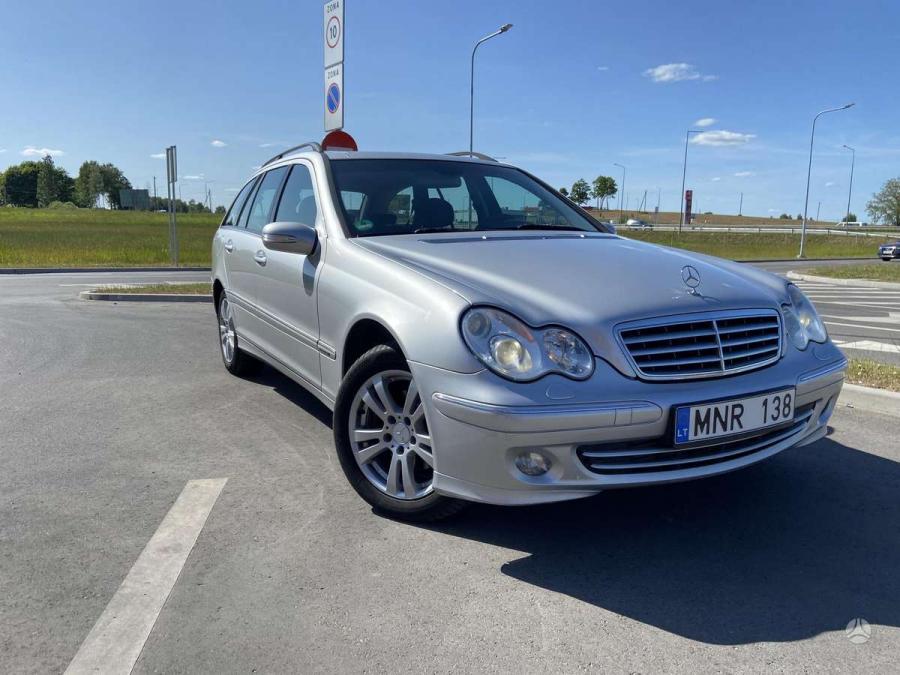 Grey Mercedes-Benz c-220 2004 in Elektrenai, with an engine capacity of 2.20 L and mileage of 3 thousand km for 1400 €, photo 33 on AUTOMOTO.COM.LV