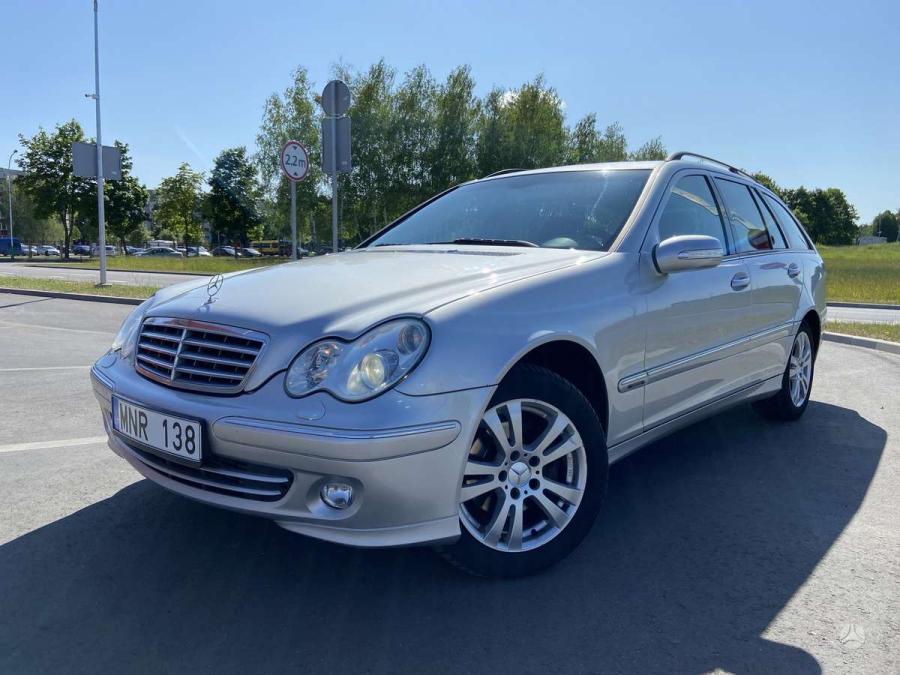 Grey Mercedes-Benz c-220 2004 in Elektrenai, with an engine capacity of 2.20 L and mileage of 3 thousand km for 1400 €, photo 36 on AUTOMOTO.COM.LV