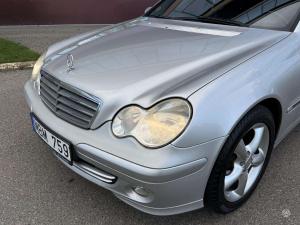 Grey Mercedes-Benz c-220 2005 in Vilnius, with an engine capacity of 2.00 L and mileage of 345 thousand km for 2450 €, photo 3 on AUTOMOTO.COM.LV