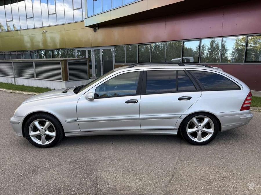 Grey Mercedes-Benz c-220 2005 in Vilnius, with an engine capacity of 2.00 L and mileage of 345 thousand km for 2100 €, photo 6 on AUTOMOTO.COM.LV
