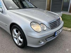Grey Mercedes-Benz c-220 2005 in Vilnius, with an engine capacity of 2.00 L and mileage of 345 thousand km for 2100 €, photo 7 on AUTOMOTO.COM.LV