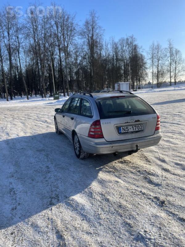 Grey Mercedes-Benz c-220 2005 in Jekabpils, with an engine capacity of 2.20 L and mileage of 364 thousand km for 1550 €, photo 3 on AUTOMOTO.COM.LV