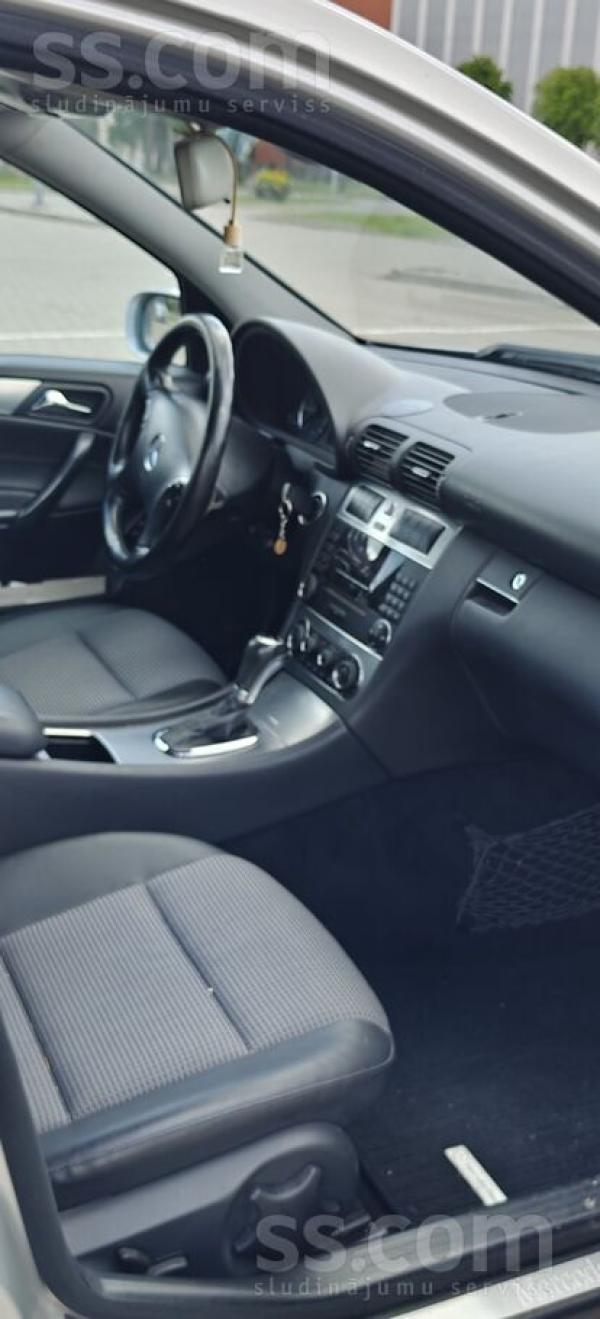Pelēks Mercedes-Benz c-220 2005 Cēsis, ar dzinēja tilpumu 2.20 L un nobraukumu 267 tūkst. km par 2700 €, foto 5 vietnē AUTOMOTO.COM.LV