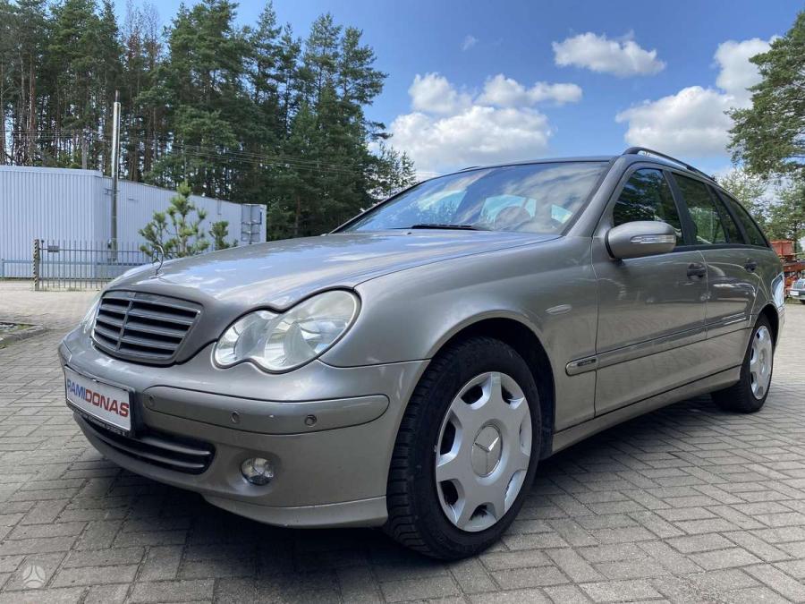 Серый Мерседес Ц 220 2005 в Ионава, объемом двигателя 2.15 л и пробегом 333 тыс. км за 1400 €, фото 4 на AUTOMOTO.COM.LV