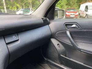 Серый Мерседес Ц 220 2005 в Ионава, объемом двигателя 2.15 л и пробегом 333 тыс. км за 1400 €, фото 17 на AUTOMOTO.COM.LV