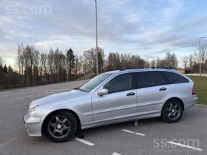 Grey Mercedes-Benz c-220 2005 in Cesis, with an engine capacity of 2.20 L and mileage of 416 thousand km for 650 €, photo 4 on AUTOMOTO.COM.LV