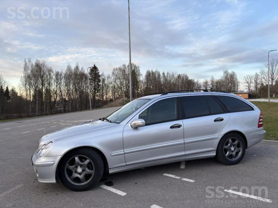 Grey Mercedes-Benz c-220 2005 in Cesis, with an engine capacity of 2.20 L and mileage of 416 thousand km for 650 €, photo 4 on AUTOMOTO.COM.LV