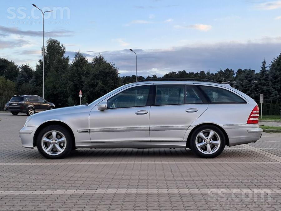 Pelēks Mercedes-Benz c-220 2005 Rīga, ar dzinēja tilpumu 2.20 L un nobraukumu 361 tūkst. km par 2500 €, foto 1 vietnē AUTOMOTO.COM.LV