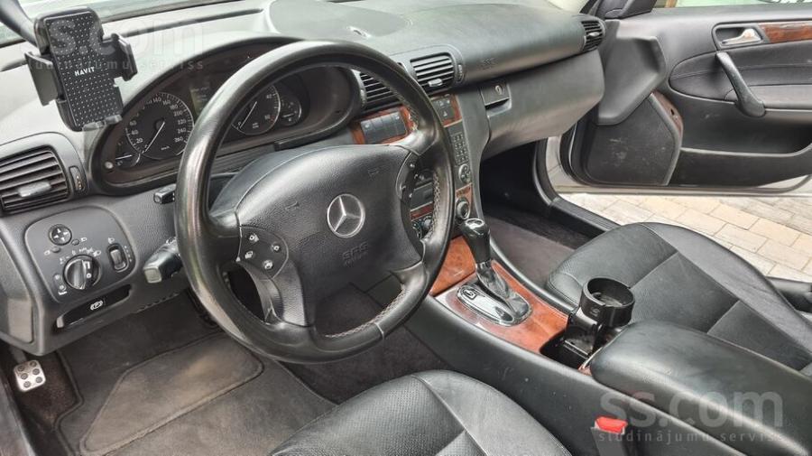 Pelēks Mercedes-Benz c-220 2005 Rīga, ar dzinēja tilpumu 2.20 L un nobraukumu 361 tūkst. km par 2500 €, foto 14 vietnē AUTOMOTO.COM.LV
