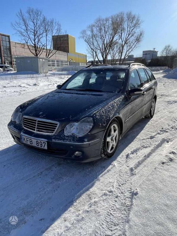 Pelēks Mercedes-Benz c-220 2006 Kauņa, ar dzinēja tilpumu 2.15 L un nobraukumu 243 tūkst. km par 1450 €, foto 1 vietnē AUTOMOTO.COM.LV