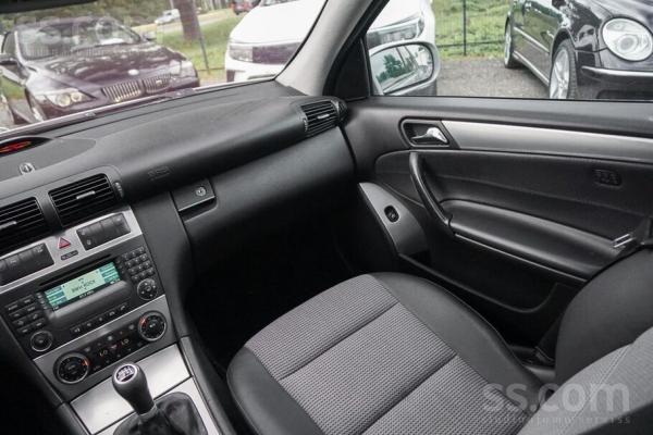 Grey Mercedes-Benz c-220 2007 in Riga, with an engine capacity of 2.20 L and mileage of 349 thousand km for 3790 €, photo 11 on AUTOMOTO.COM.LV