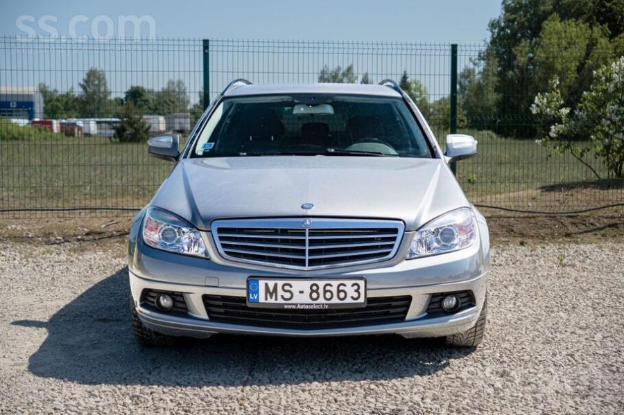 Grey Mercedes-Benz c-220 2008 in Riga, with an engine capacity of 2.20 L and mileage of 377 thousand km for 6890 €, photo 2 on AUTOMOTO.COM.LV