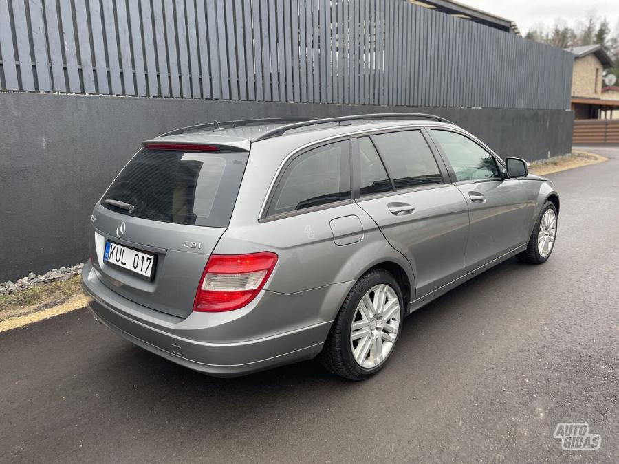 Pelēks Mercedes-Benz c-220 2008 Viļņa, ar dzinēja tilpumu 2.10 L un nobraukumu 450 tūkst. km par 2700 €, foto 3 vietnē AUTOMOTO.COM.LV