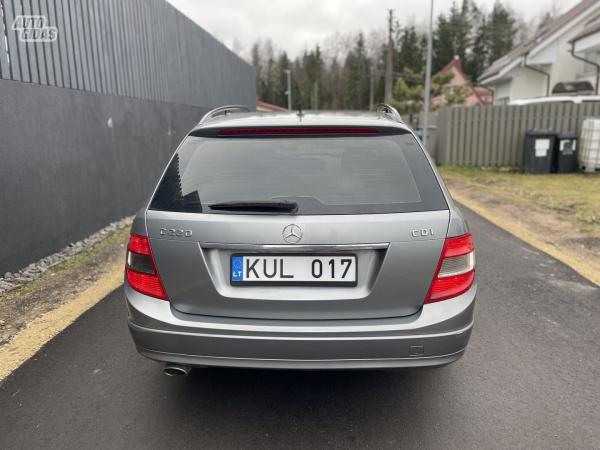Pelēks Mercedes-Benz c-220 2008 Viļņa, ar dzinēja tilpumu 2.10 L un nobraukumu 450 tūkst. km par 2700 €, foto 4 vietnē AUTOMOTO.COM.LV