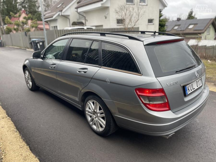 Pelēks Mercedes-Benz c-220 2008 Viļņa, ar dzinēja tilpumu 2.10 L un nobraukumu 450 tūkst. km par 2700 €, foto 6 vietnē AUTOMOTO.COM.LV