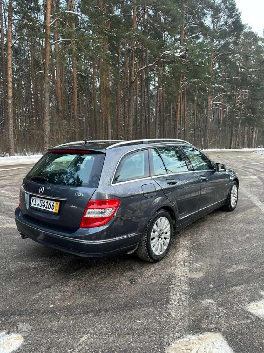 Grey Mercedes-Benz c-220 2008 in Anyksciai, with an engine capacity of 2.20 L and mileage of 291 thousand km for 3950 €, photo 3 on AUTOMOTO.COM.LV