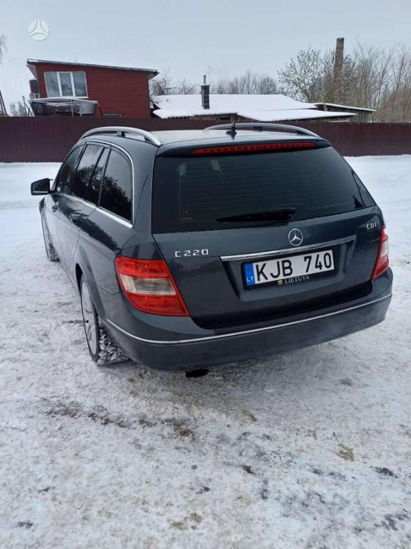 Grey Mercedes-Benz c-220 2008 in Taurage, with an engine capacity of 2.15 L and mileage of 330 thousand km for 4500 €, photo 3 on AUTOMOTO.COM.LV