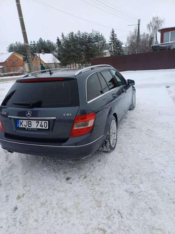 Grey Mercedes-Benz c-220 2008 in Taurage, with an engine capacity of 2.15 L and mileage of 330 thousand km for 4500 €, photo 4 on AUTOMOTO.COM.LV