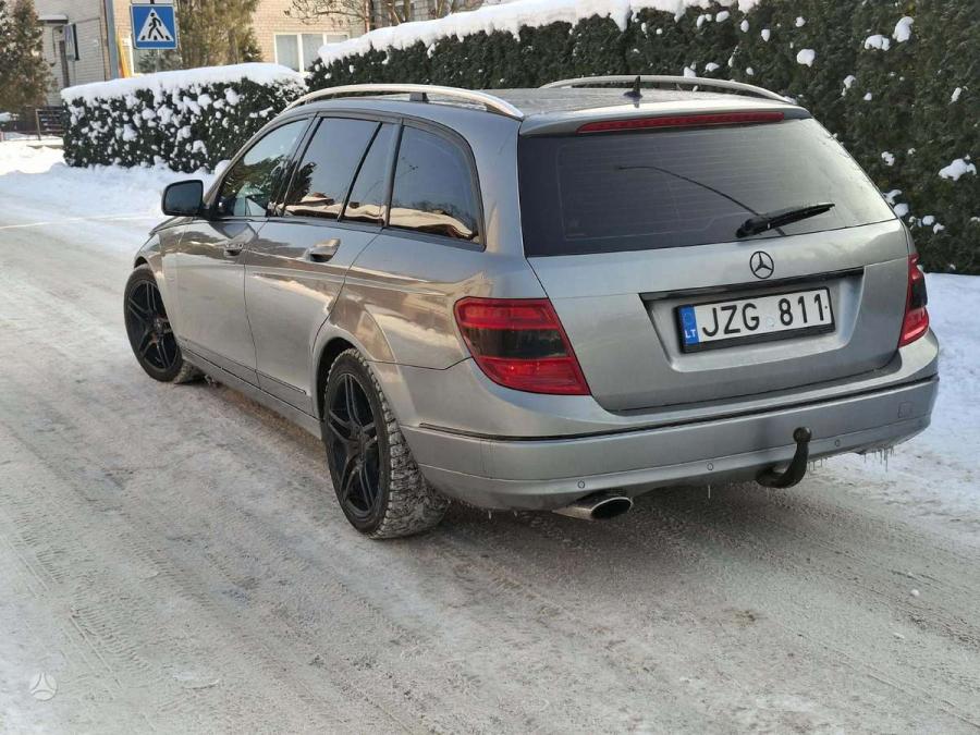Pelēks Mercedes-Benz c-220 2008 Šilutė, ar dzinēja tilpumu 2.20 L un nobraukumu 350 tūkst. km par 3300 €, foto 3 vietnē AUTOMOTO.COM.LV