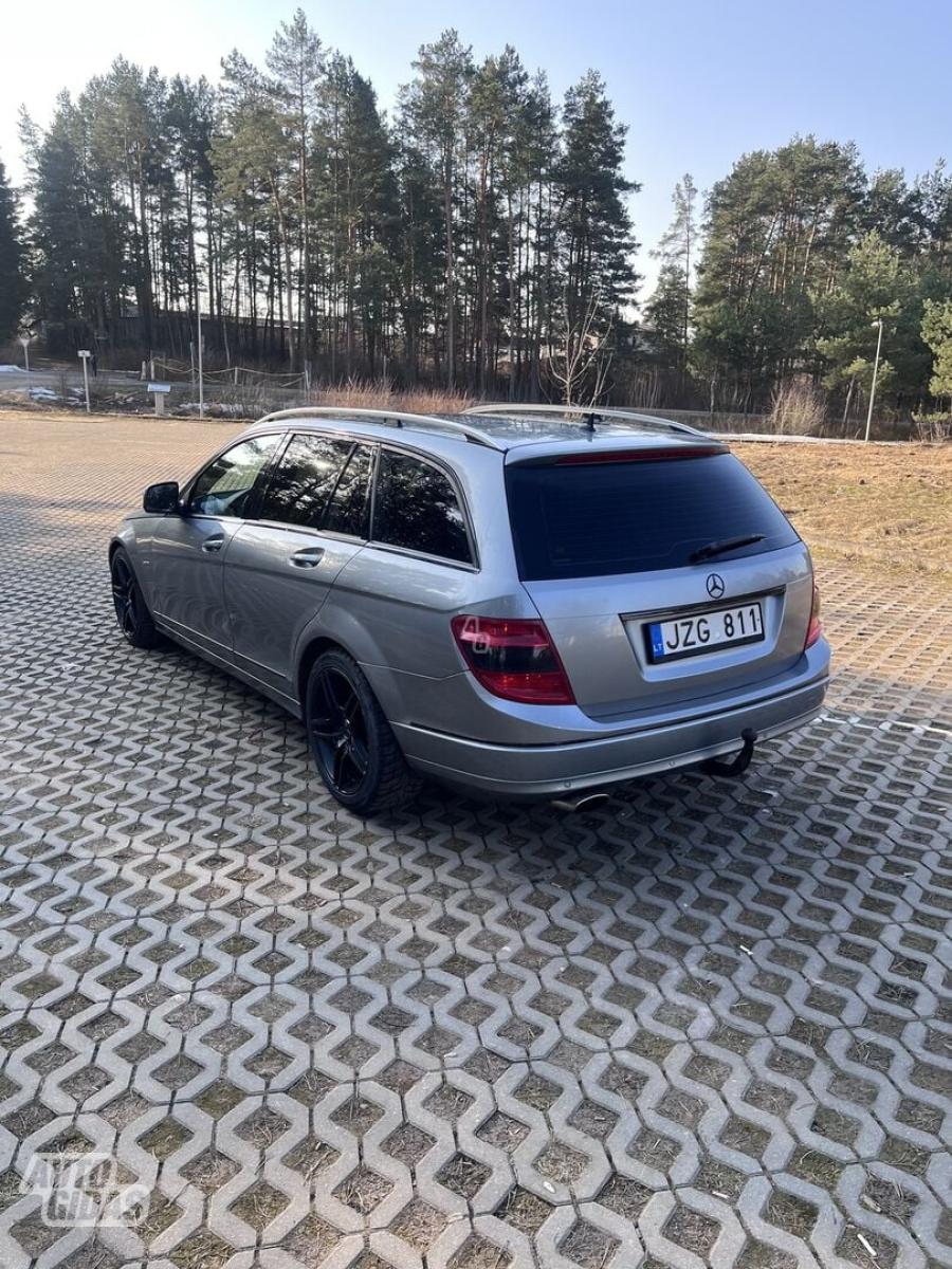 Grey Mercedes-Benz c-220 2008 in Vilnius, with an engine capacity of 2.20 L and mileage of 416 thousand km for 3850 €, photo 3 on AUTOMOTO.COM.LV
