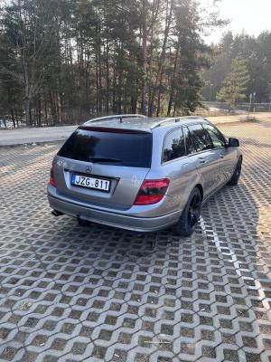 Grey Mercedes-Benz c-220 2008 in Vilnius, with an engine capacity of 2.20 L and mileage of 416 thousand km for 3850 €, photo 4 on AUTOMOTO.COM.LV