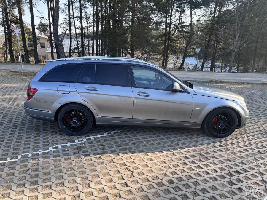 Grey Mercedes-Benz c-220 2008 in Vilnius, with an engine capacity of 2.20 L and mileage of 416 thousand km for 3850 €, photo 5 on AUTOMOTO.COM.LV