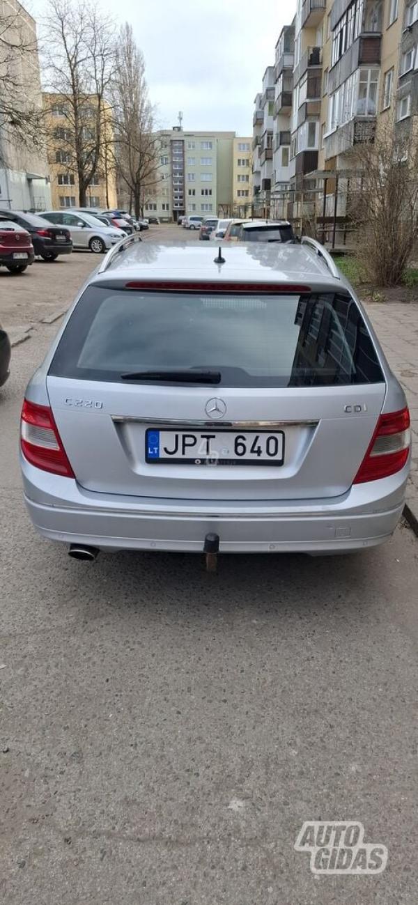 Pelēks Mercedes-Benz c-220 2008 Panevēža, ar dzinēja tilpumu 2.20 L un nobraukumu 375 tūkst. km par 2400 €, foto 2 vietnē AUTOMOTO.COM.LV