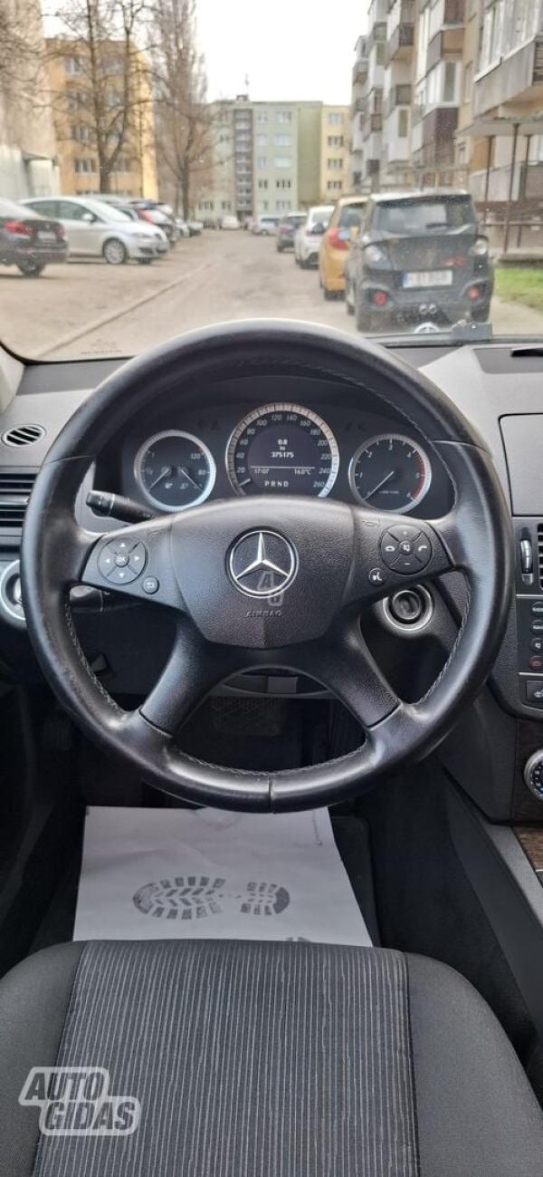 Pelēks Mercedes-Benz c-220 2008 Panevēža, ar dzinēja tilpumu 2.20 L un nobraukumu 375 tūkst. km par 2400 €, foto 10 vietnē AUTOMOTO.COM.LV