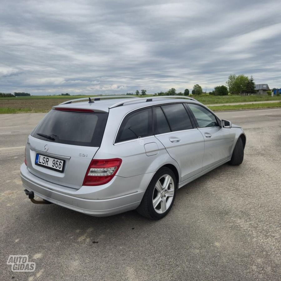 Pelēks Mercedes-Benz c-220 2008 Marijampole, ar dzinēja tilpumu 2.20 L un nobraukumu 333 tūkst. km par 3800 €, foto 6 vietnē AUTOMOTO.COM.LV