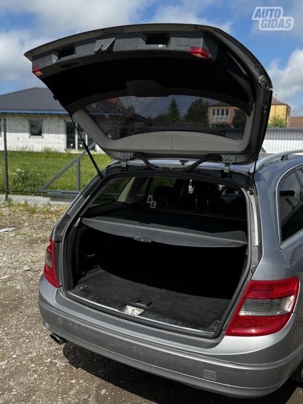 Grey Mercedes-Benz c-220 2008 in Klaipeda, with an engine capacity of 2.10 L and mileage of 378 thousand km for 4500 €, photo 8 on AUTOMOTO.COM.LV