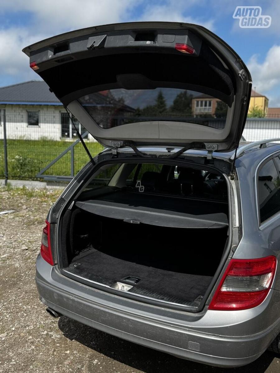 Grey Mercedes-Benz c-220 2008 in Klaipeda, with an engine capacity of 2.10 L and mileage of 378 thousand km for 4500 €, photo 9 on AUTOMOTO.COM.LV