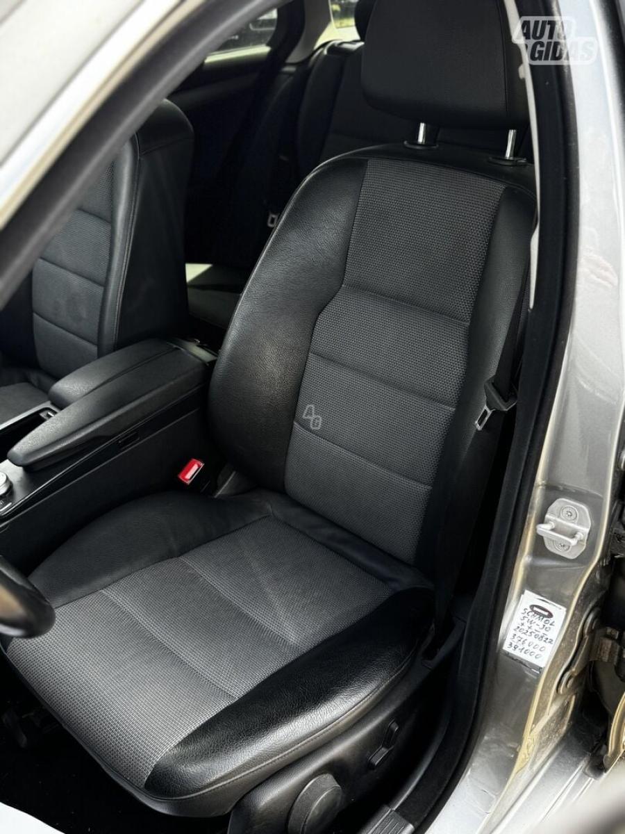 Grey Mercedes-Benz c-220 2008 in Klaipeda, with an engine capacity of 2.10 L and mileage of 378 thousand km for 4500 €, photo 13 on AUTOMOTO.COM.LV