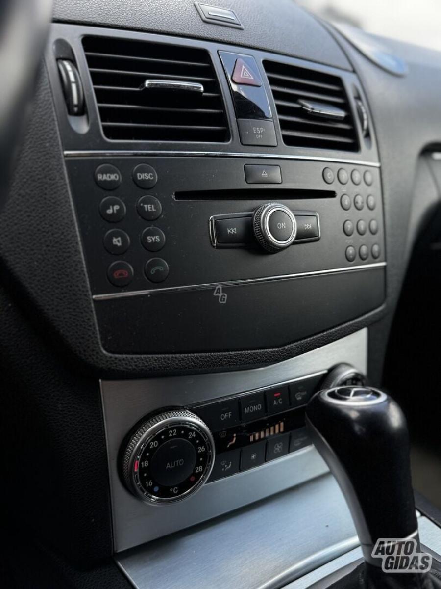 Grey Mercedes-Benz c-220 2008 in Klaipeda, with an engine capacity of 2.10 L and mileage of 378 thousand km for 4500 €, photo 19 on AUTOMOTO.COM.LV