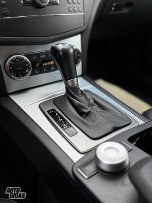 Grey Mercedes-Benz c-220 2008 in Klaipeda, with an engine capacity of 2.10 L and mileage of 378 thousand km for 4500 €, photo 20 on AUTOMOTO.COM.LV
