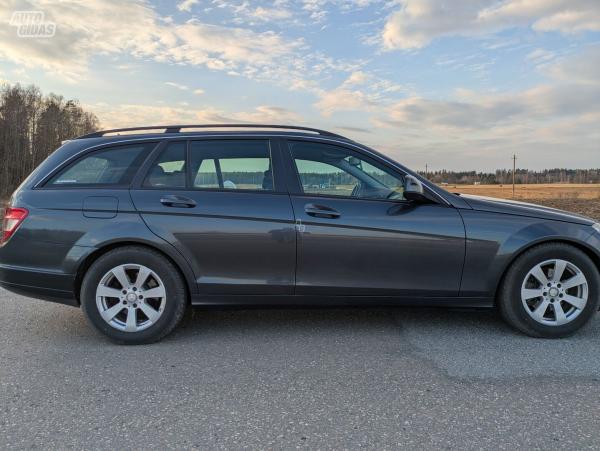 Pelēks Mercedes-Benz c-220 2008 Viļņa, ar dzinēja tilpumu 2.20 L un nobraukumu 288 tūkst. km par 3900 €, foto 1 vietnē AUTOMOTO.COM.LV