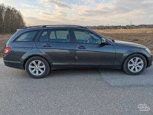 Grey Mercedes-Benz c-220 2008 in Vilnius, with an engine capacity of 2.20 L and mileage of 288 thousand km for 3900 €, photo 7 on AUTOMOTO.COM.LV