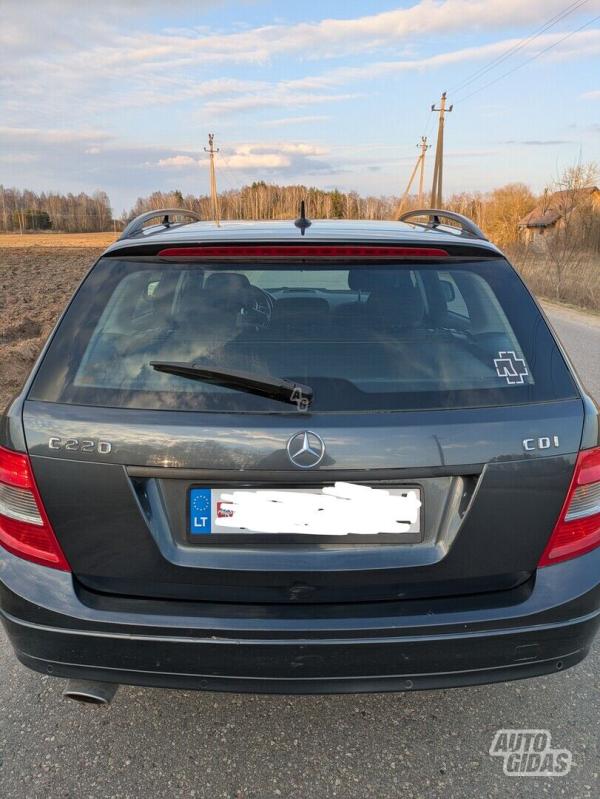 Pelēks Mercedes-Benz c-220 2008 Viļņa, ar dzinēja tilpumu 2.20 L un nobraukumu 288 tūkst. km par 3900 €, foto 7 vietnē AUTOMOTO.COM.LV