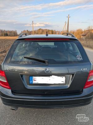 Grey Mercedes-Benz c-220 2008 in Vilnius, with an engine capacity of 2.20 L and mileage of 288 thousand km for 3900 €, photo 8 on AUTOMOTO.COM.LV