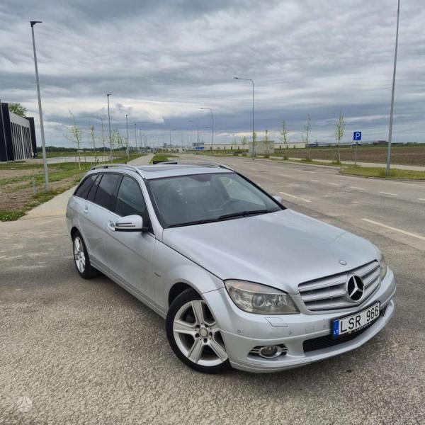 Grey Mercedes-Benz c-220 2008 in Marijampole, with an engine capacity of 2.15 L and mileage of 333 thousand km for 3000 €, photo 3 on AUTOMOTO.COM.LV