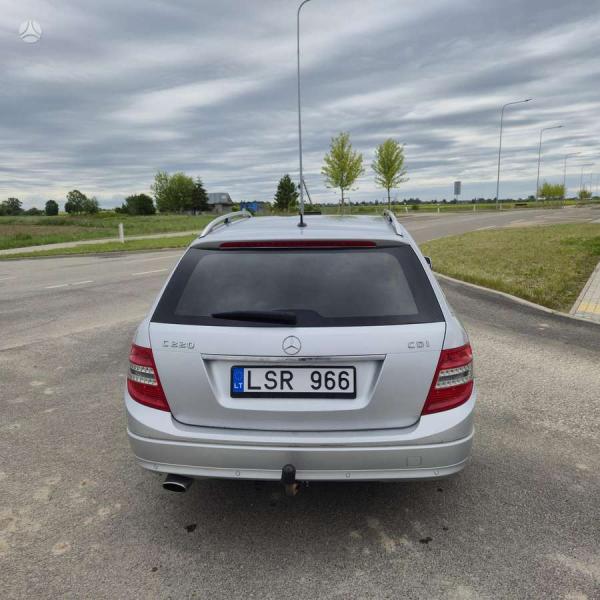 Grey Mercedes-Benz c-220 2008 in Marijampole, with an engine capacity of 2.15 L and mileage of 333 thousand km for 3000 €, photo 6 on AUTOMOTO.COM.LV