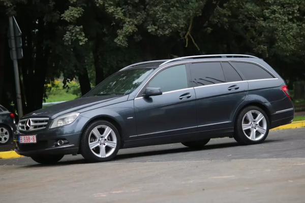 Pelēks Mercedes-Benz c-220 2008 Rīga, ar dzinēja tilpumu 2.20 L un nobraukumu 246 tūkst. km par 5390 €, foto 5 vietnē AUTOMOTO.COM.LV