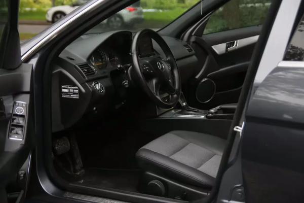 Pelēks Mercedes-Benz c-220 2008 Rīga, ar dzinēja tilpumu 2.20 L un nobraukumu 246 tūkst. km par 5390 €, foto 7 vietnē AUTOMOTO.COM.LV