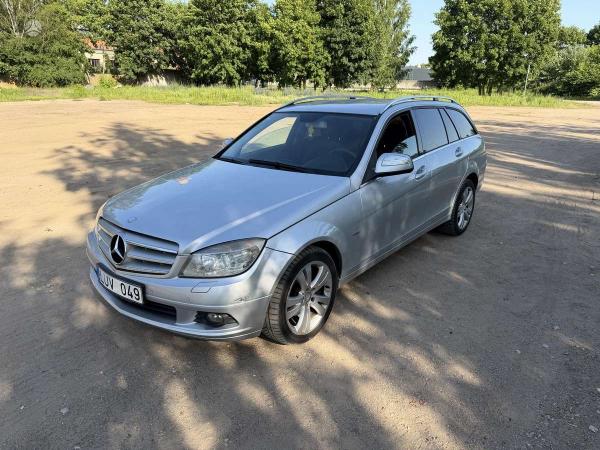 Grey Mercedes-Benz c-220 2008 in Kaunas, with an engine capacity of 2.15 L and mileage of 318 thousand km for 2450 €, photo 6 on AUTOMOTO.COM.LV