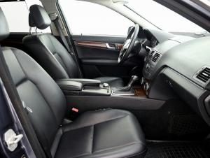 Pelēks Mercedes-Benz c-220 2008 Tallina, ar dzinēja tilpumu 2.10 L un nobraukumu 306 tūkst. km par 2999 €, foto 7 vietnē AUTOMOTO.COM.LV