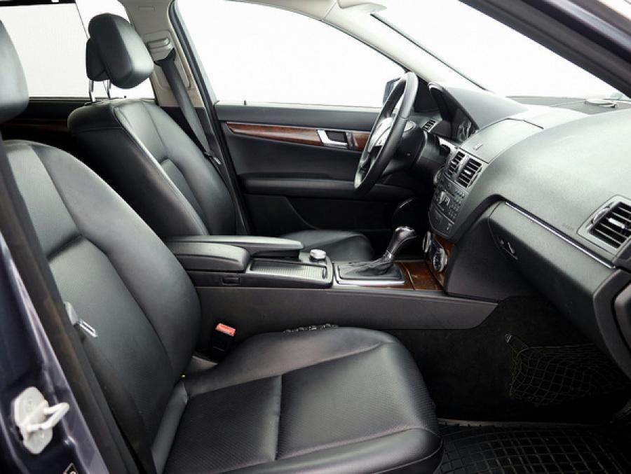 Pelēks Mercedes-Benz c-220 2008 Tallina, ar dzinēja tilpumu 2.10 L un nobraukumu 306 tūkst. km par 2999 €, foto 7 vietnē AUTOMOTO.COM.LV