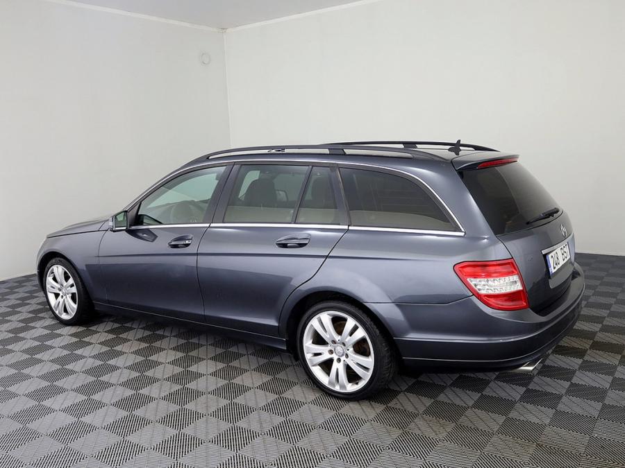 Pelēks Mercedes-Benz c-220 2008 Tallina, ar dzinēja tilpumu 2.10 L un nobraukumu 306 tūkst. km par 2999 €, foto 12 vietnē AUTOMOTO.COM.LV
